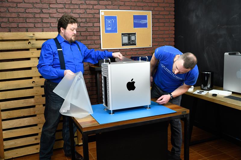 VIDEO: Unboxing and Taking a Look Inside the 2019 Mac Pro