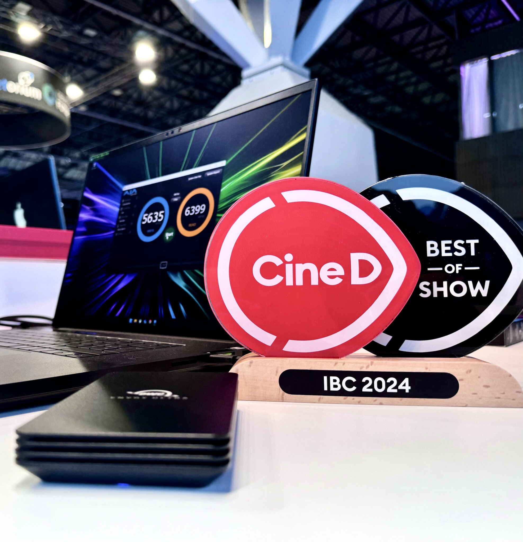 Powerful New OWC Envoy Ultra Thunderbolt 5 SSD Wins CineD Best of Show Award at IBC 2024
